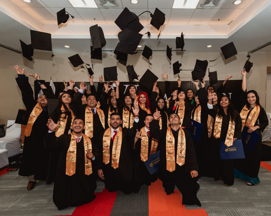UNIDES gradúa a 41 nuevos profesionales – UNIDES